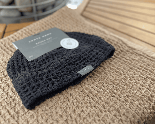 Sauna hat with linen, black | LUHTA HOME – Nordic sauna